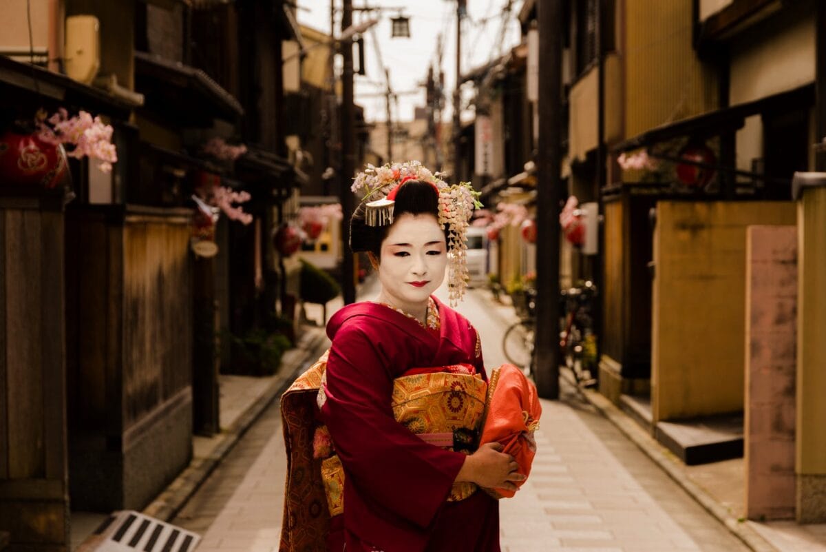 Gifts for Hosts in Japan: Gift Ideas for Your Japanese Host